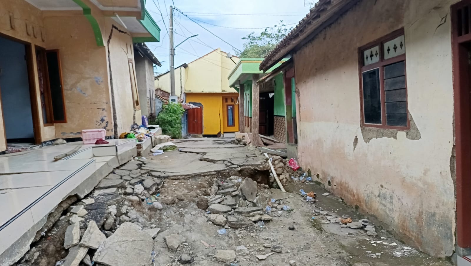 PVMBG Survei Lokasi Tanah Bergerak di Desa Mendala Sirampog Brebes, Ini ...